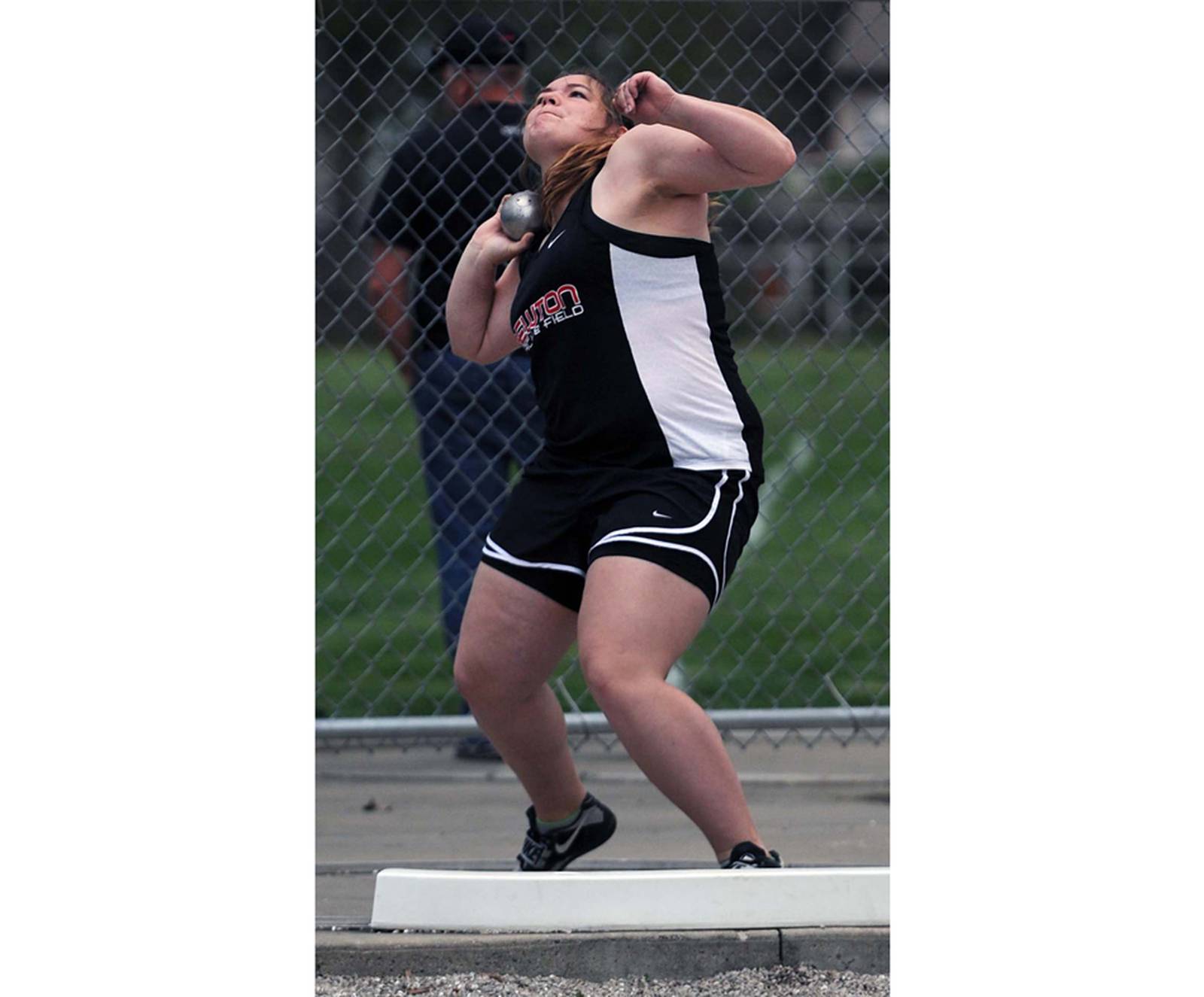Newton’s Revell strikes gold in shot put ring – Newton Daily News