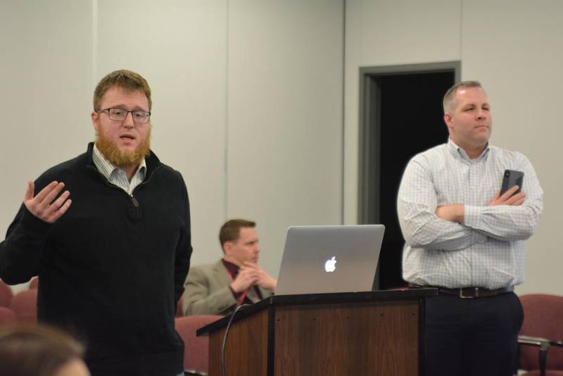 School board gets sneak peek at new website – Newton Daily News