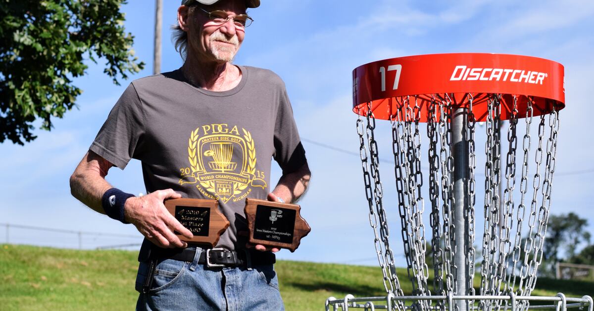 Newton disc golfer thanks city for course expansion at Woodland Park ...