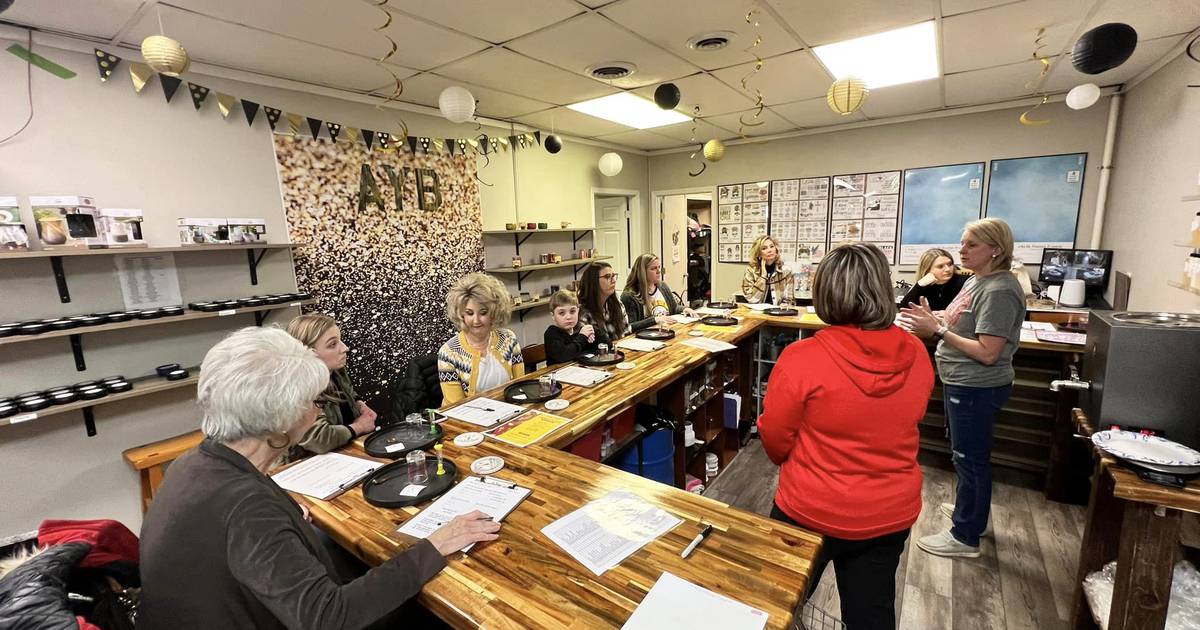 THE WICKS CHICKS – Newton Daily News