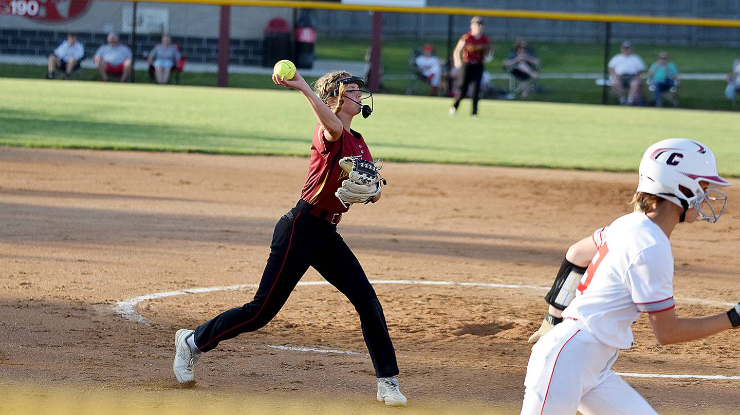 Newton softball rebounds, cruises past PCM – Newton Daily News