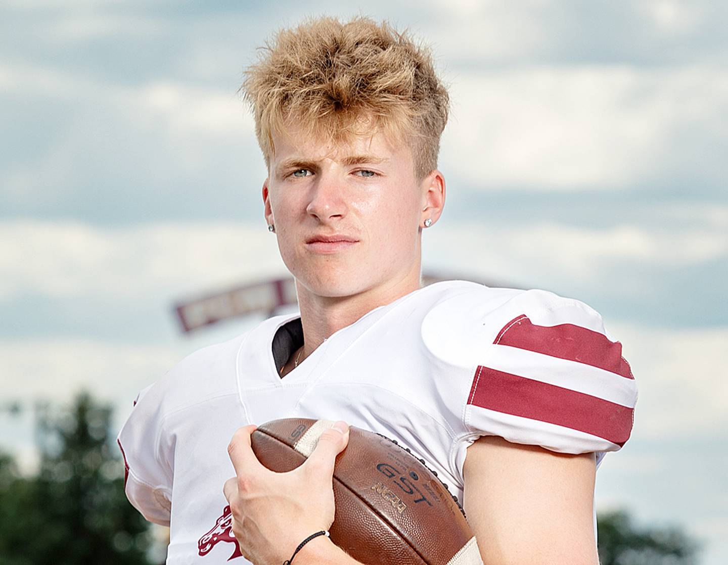 Mustangs march past Union, spoil Knights’ Homecoming – Newton Daily News