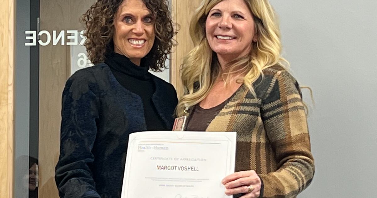 Voshell honored for board of health service – Newton Daily News