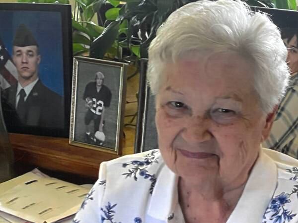 Lucy Schwarz – Newton Daily News