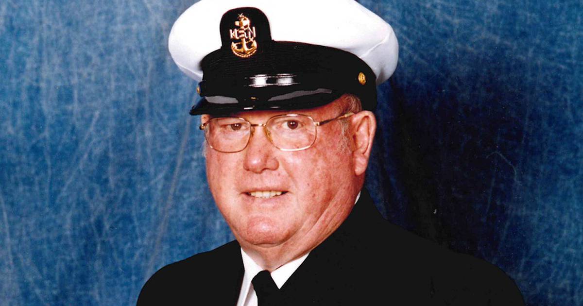 Eben Jr. Van Dusseldorp – Newton Daily News