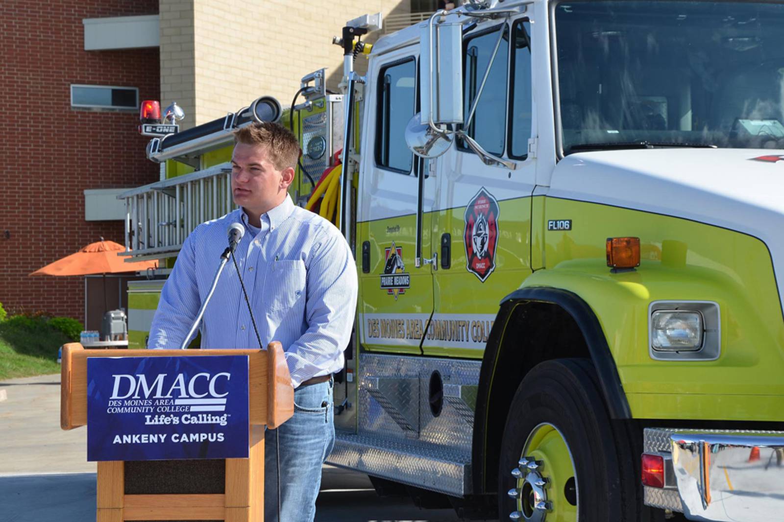 Thalacker presents DMACC fire truck to public – Newton Daily News