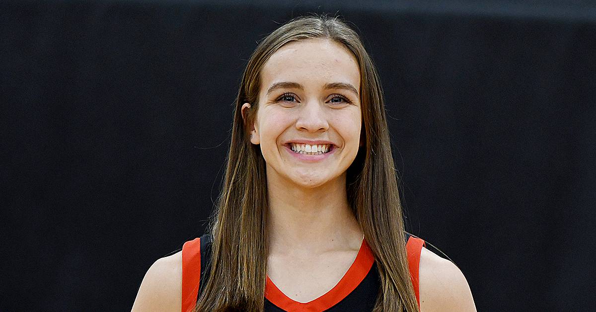 Newton girls down Lynx for third straight win – Newton Daily News