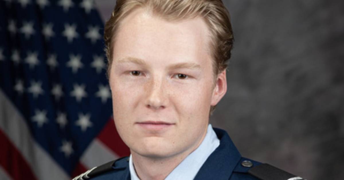 Second Lieutenant Tate Osborn earns U.S. Air Force pilot rating – Newton Daily News